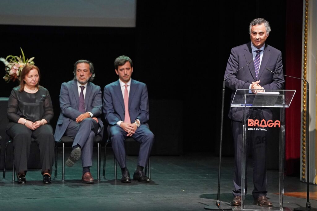 Ministro Fernando Alexandre assume liderança da Assembleia Municipal de ...
